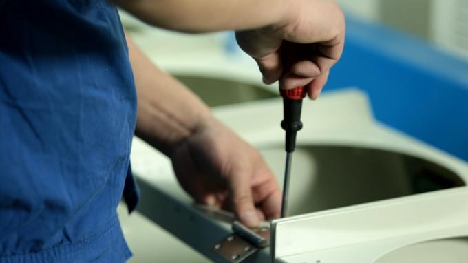 China Hunan Xiangyi Laboratory Instrument Development Co., Ltd. factory production line