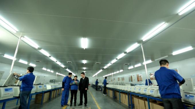 China Hunan Xiangyi Laboratory Instrument Development Co., Ltd. factory production line