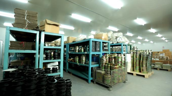 China Hunan Xiangyi Laboratory Instrument Development Co., Ltd. factory production line